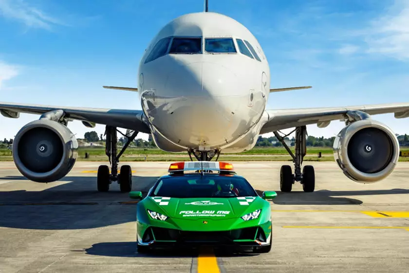 Lamborghini Huracan Evo හට Supercar City හි විශේෂ රැකියාවක් ඇත 29471_5