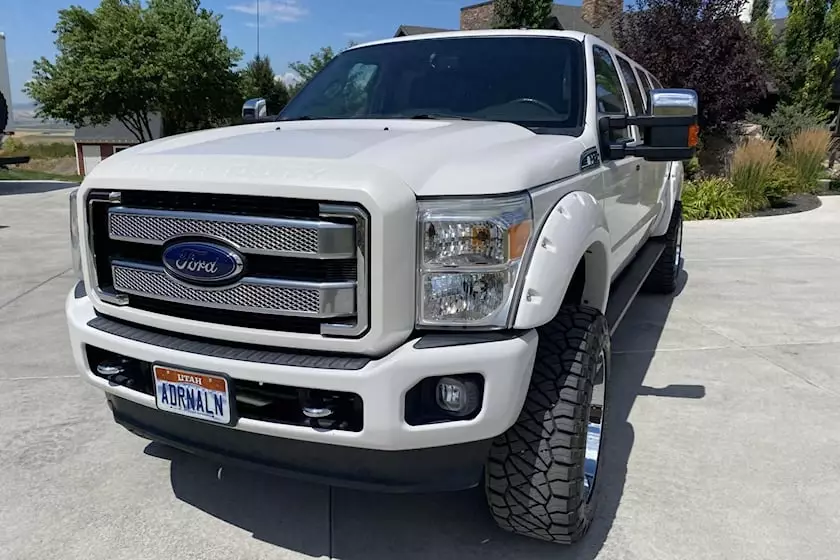 Este Ford F-250 Super Duty tem espaço para 11 e está pronto para a festa 29585_4