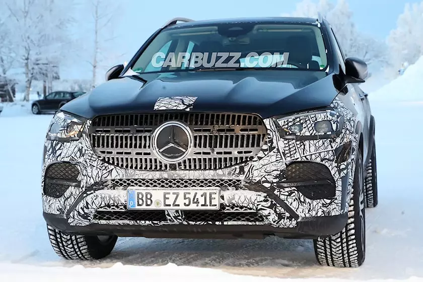 Lihatlah Bagian Dalam Mercedes GLE 2023 yang Diperbarui 29616_11