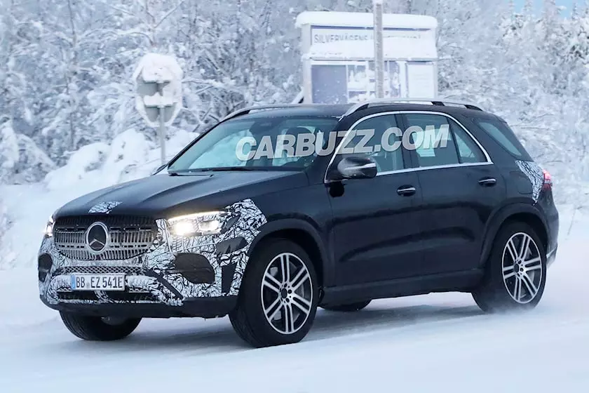 업데이트된 2023 Mercedes GLE 내부 살펴보기 29616_13