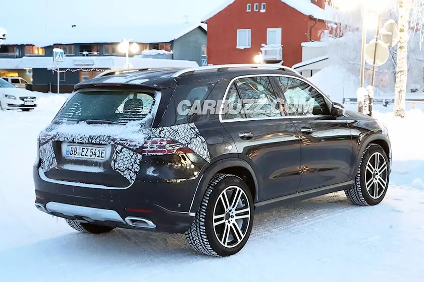 Jetez un coup d'œil à l'intérieur du Mercedes GLE 2023 mis à jour 29616_8