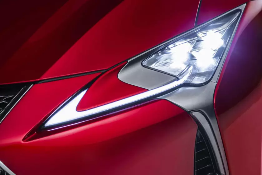 2018-2020 Lexus LC 500 Lightlights On