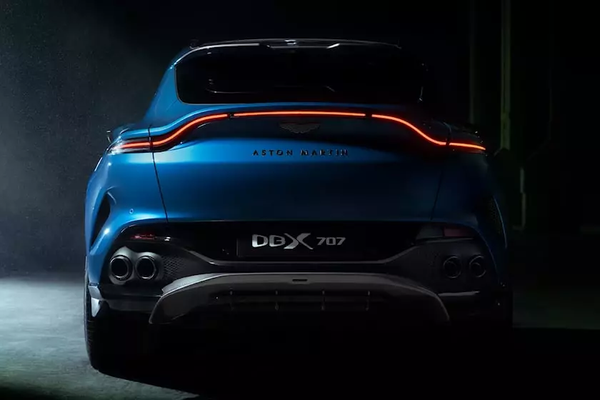 2022 Aston Martin DBX707 ទិដ្ឋភាពខាងក្រោយ