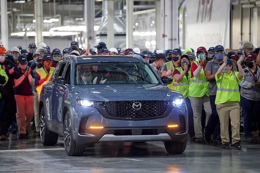 2023 Mazda CX-50 ची किंमत परवडणाऱ्या लक्झरी कारसारखी आहे 29726_1