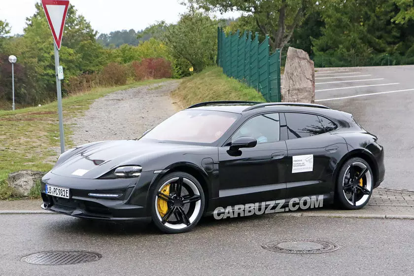 Porsche Taycan Cross Turismo комилан бараҳна бурда шуд 29756_2