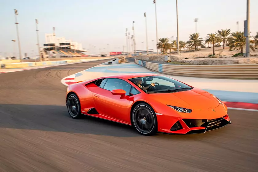 2020-2021 Lamborghini Huracan Evo Ngasja me kënd anësor