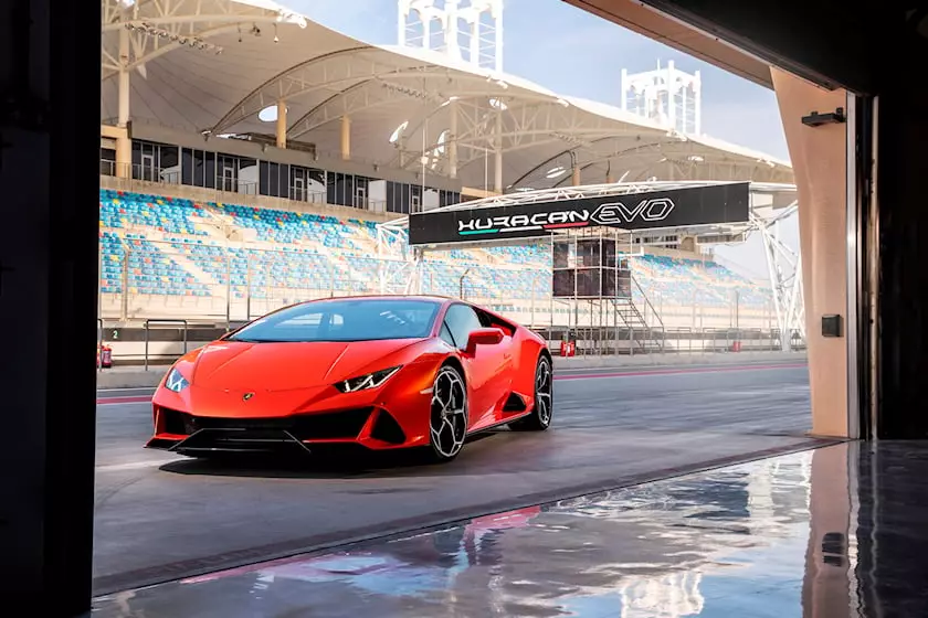 2020-2021 Lamborghini Huracan Evo Frontal Aspect