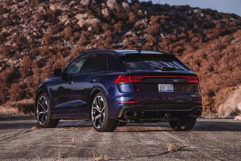 2021-2022 Audi RS Q8 មុំមើលខាងក្រោយ