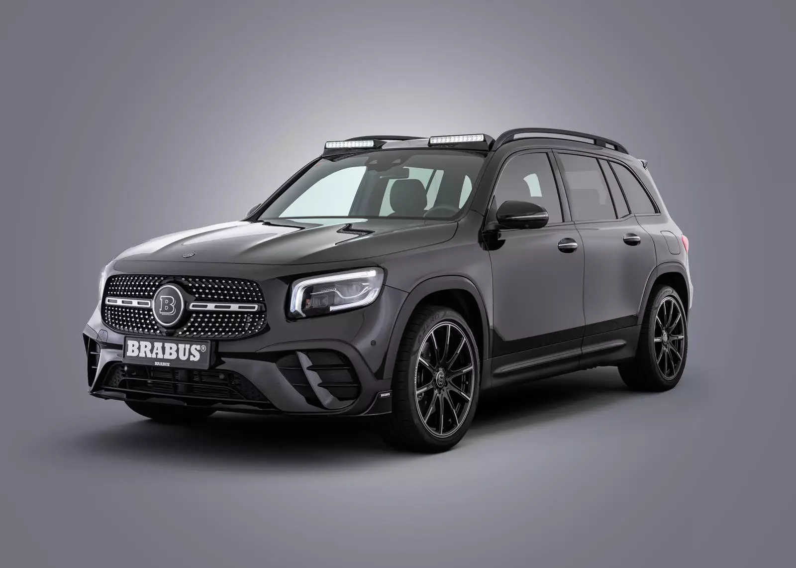 Brabus मर्सिडीज GLB-क्लासलाई A 267-HP ब्रुटमा परिणत गर्दछ