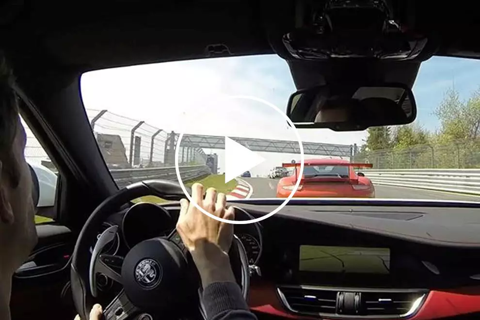 Nurburgring मा A 911 GT3 RS मा एक अल्फा रोमियो Giulia QV Reel हेर्नुहोस्