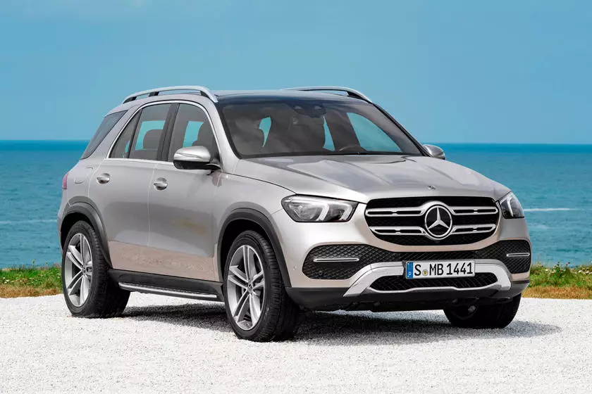 Mercedes-Benz GLE Front Angle View 2019-2020