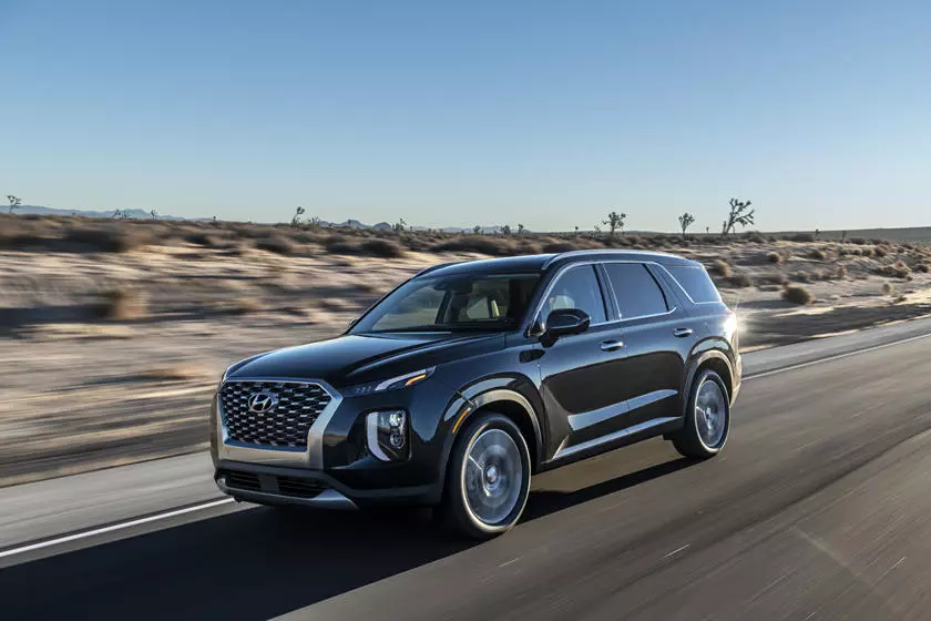 2020-2021 Hyundai Palisade Front View Driving