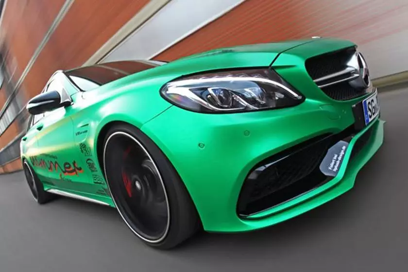 790-HP Mercedes-Benz C63 AMG no sarety maitso amin'ny nofinofinao