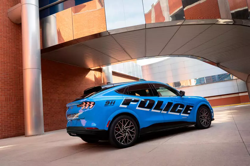 רכב שטח משטרתי פורד מוסטנג מאך-E ברחובות מישיגן בסוף השבוע הזה 30274_2