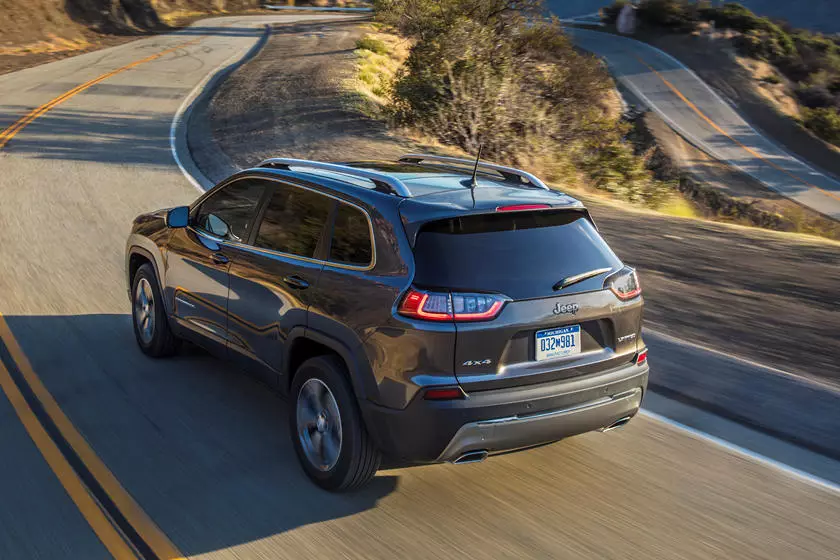 La nuova Jeep Cherokee Latitude LUX è un lusso con un budget limitato 30290_4