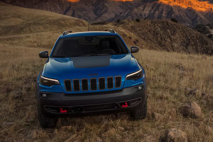 La nuova Jeep Cherokee Latitude LUX è un lusso con un budget limitato 30290_5