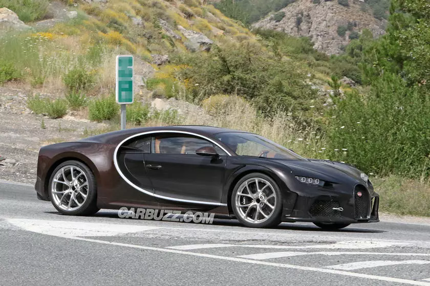 ຄວາມລຶກລັບ Bugatti Chiron spied ກັບຄໍເຕົ້າໄຂ່ທີ່ເປັນເອກະລັກ 30318_10