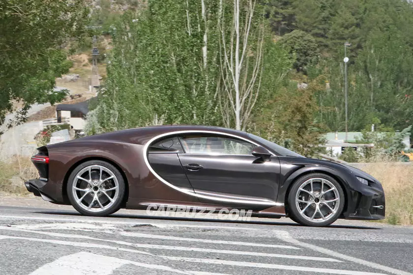 ຄວາມລຶກລັບ Bugatti Chiron spied ກັບຄໍເຕົ້າໄຂ່ທີ່ເປັນເອກະລັກ 30318_7