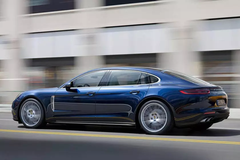 2020. aasta Porsche Panamera saab Audilt suurepärase uue tehnika 30320_3