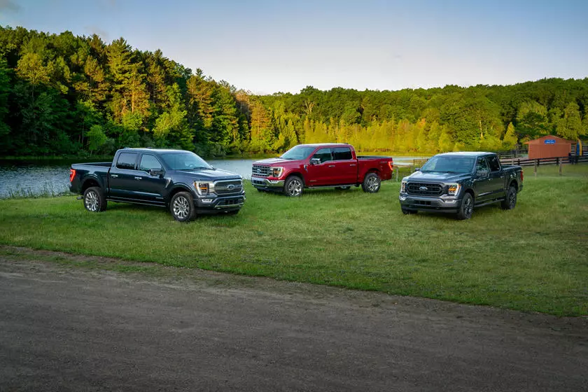 Vista frontal do Ford F-150 2021