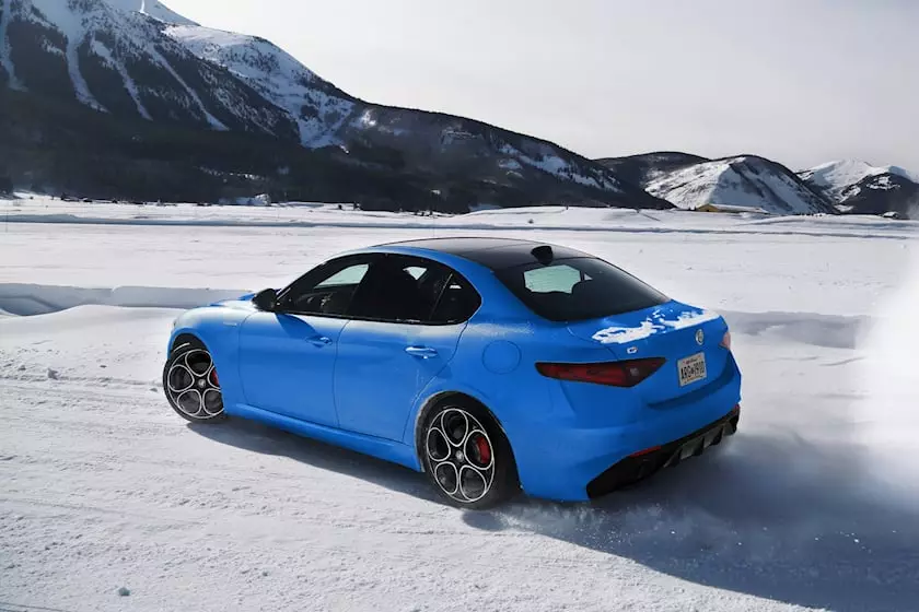 2020-2022 Alfa Romeo Giulia Driving Back View