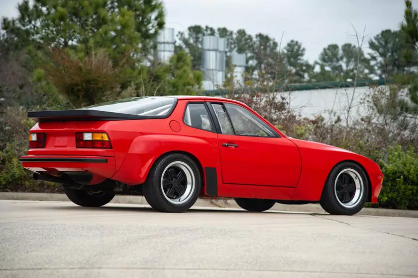 Porsche 924 ki gen 40 ane vann pou plis pase yon nouvo 911 GT3. 30638_3