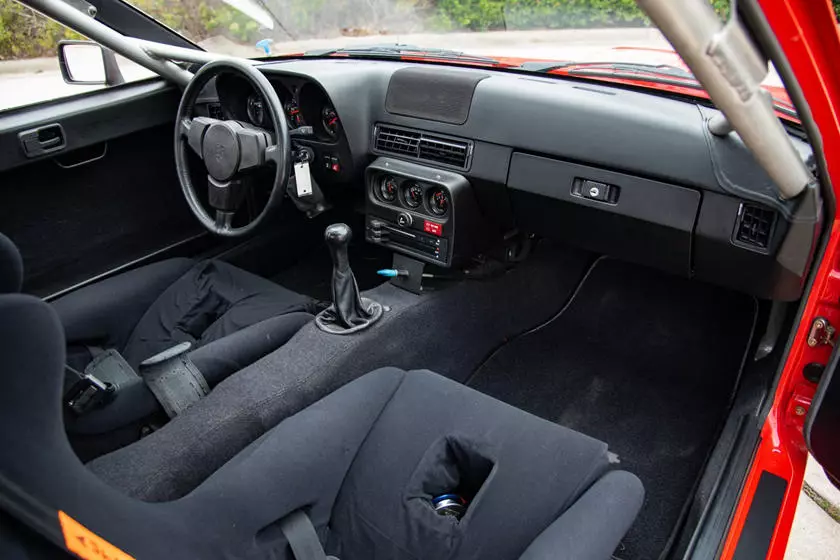 40-ամյա Porsche 924-ը վաճառվում է ավելի թանկ, քան նոր 911 GT3-ը. 30638_5