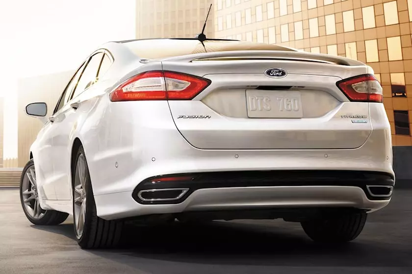 2013-2016 Ford Fusion Sedan Cúl Amharc Trí Cheathrú ar an Taobh Chlé