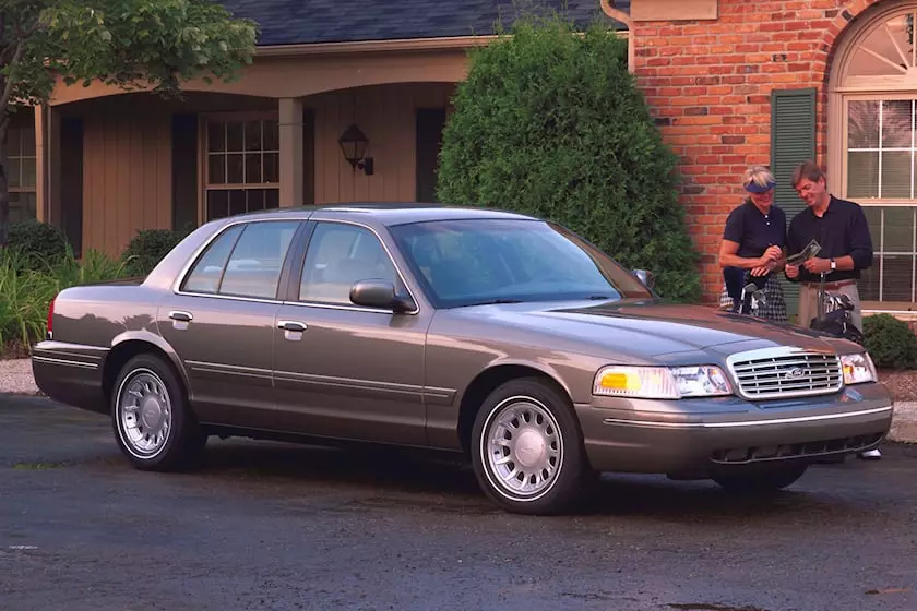 Ford Crown Victoria 1998-2008 років випуску