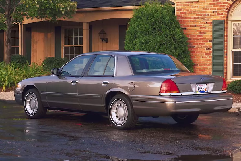 Ford Crown Victoria 1998-2008 років випуску