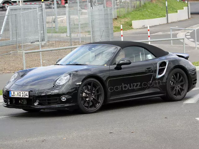 Porsche Menghadirkan Atap Jenis Baru? 30648_1