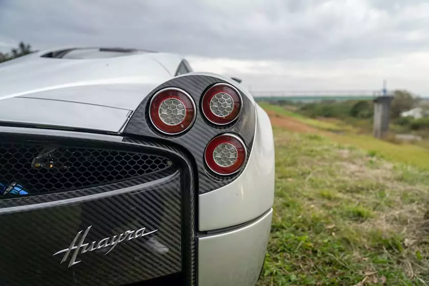 အလွန်ရှားပါးသော Pagani Huayra ကို $180,000 ရွေးချယ်မှုဖြင့် ရောင်းချရန် 30657_4