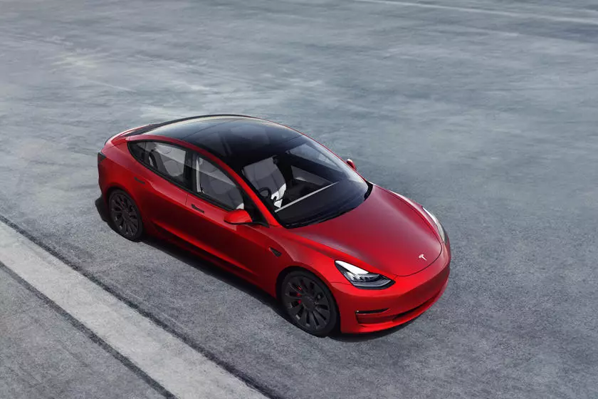 Không ai có thể nghe thấy bạn la hét bên trong một chiếc xe Tesla 30732_6