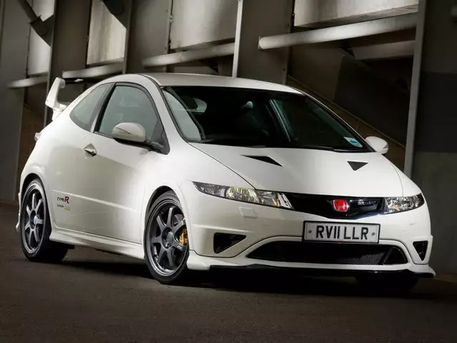 2012. gada Honda Civic Type R Mugen 2.2 padara savu zīmi 30789_1