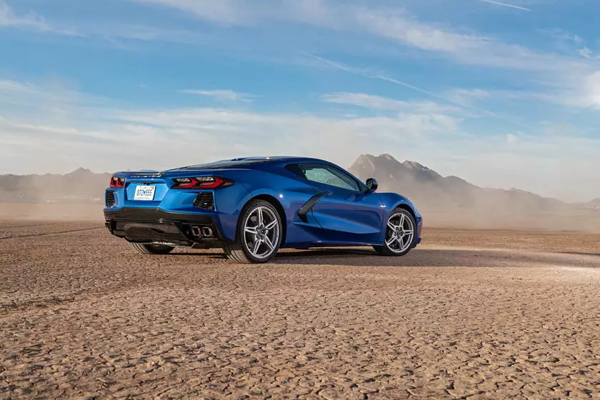 2020-2021 Chevrolet Corvette C8 ទិដ្ឋភាពខាងក្រោយ