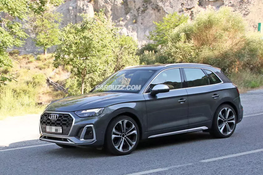 2021 Audi SQ5 ሙሉ በሙሉ እርቃኑን ተሰልፏል 31111_2