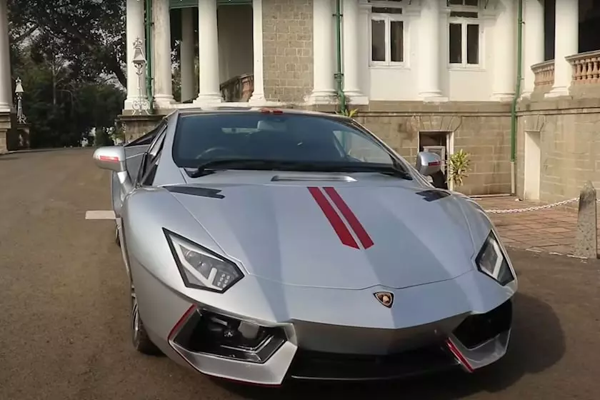 Honda Civic se transforma en Lamborghini Aventador 31146_8