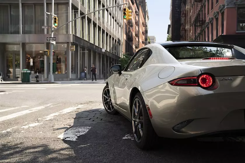 2022 Mazda MX-5 Miata chega com novo preço, nova cor, nova dinâmica 3120_3