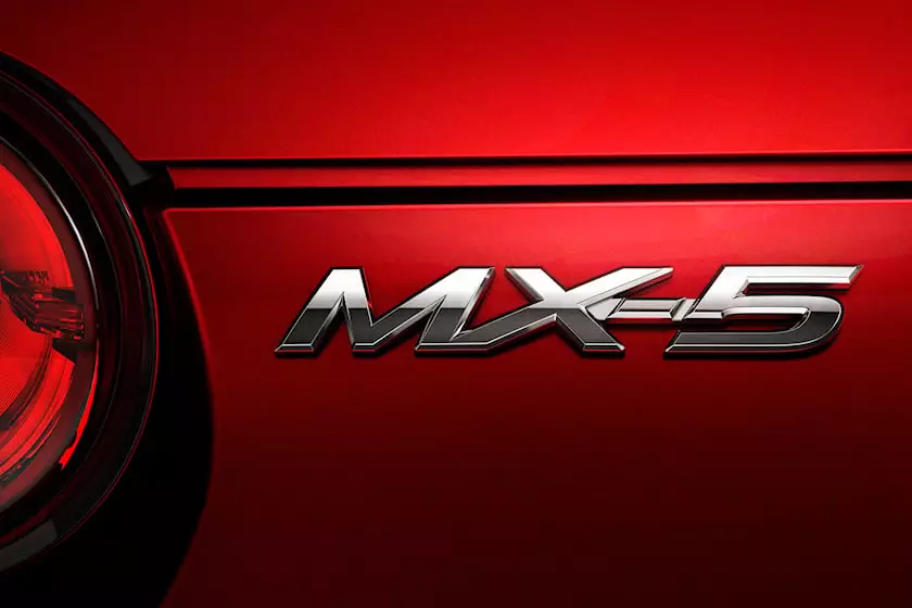 2016-2022 Mazda MX-5 Miata બેજ