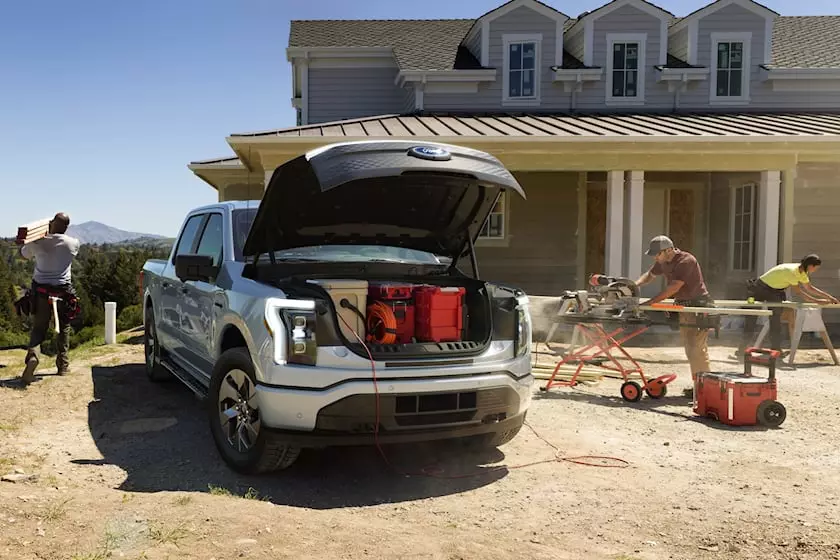 2022 Ford F-150 kilat kargo Room