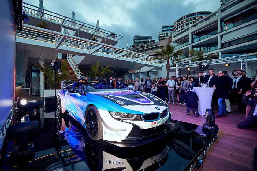 Vienreizējs BMW i8 Speedster, kas paredzēts trasei 31276_7