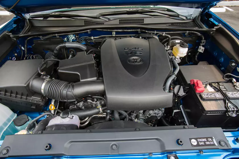 2016-2018 Toyota Tacoma Engine Bay