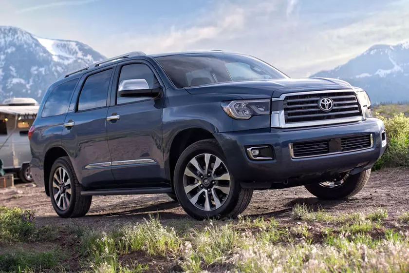 Pandangan Sudut Hadapan Toyota Sequoia 2018-2020