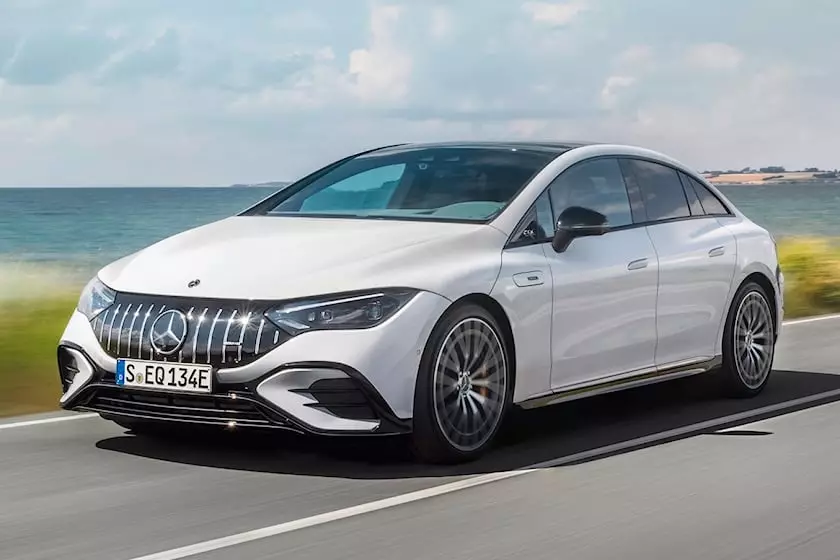 2023 Mercedes-Benz AMG EQE Góc lái phía trước