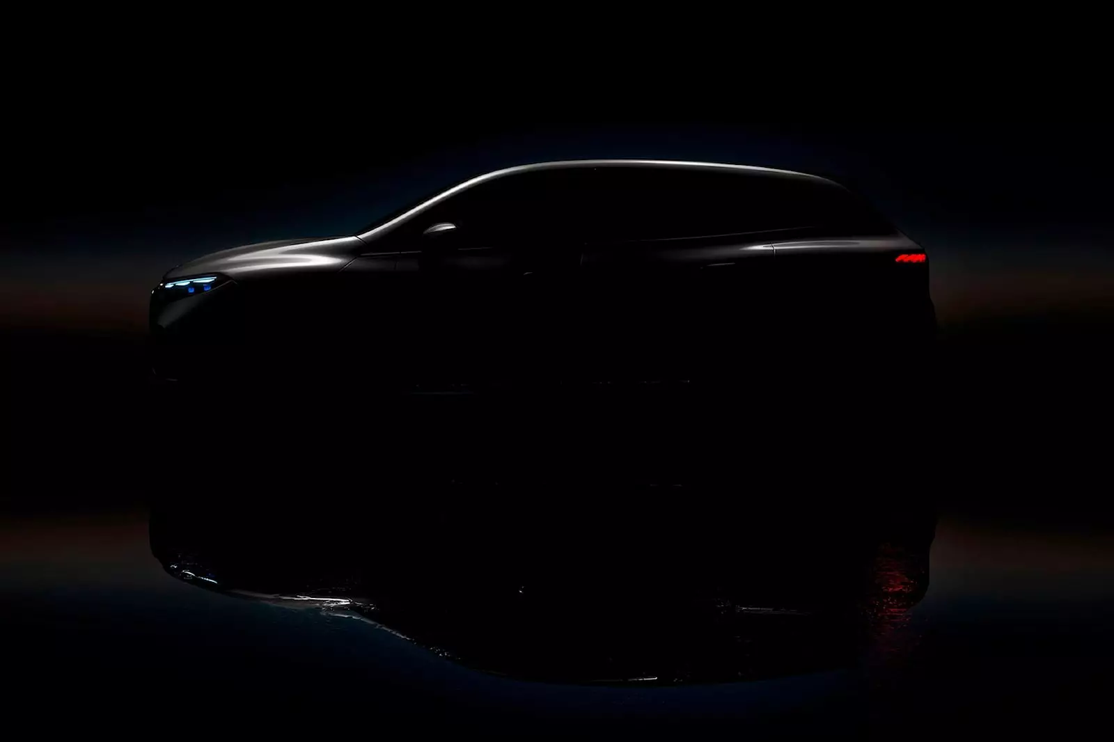 Η Mercedes Teases ολοκαίνουργιο SUV EQS