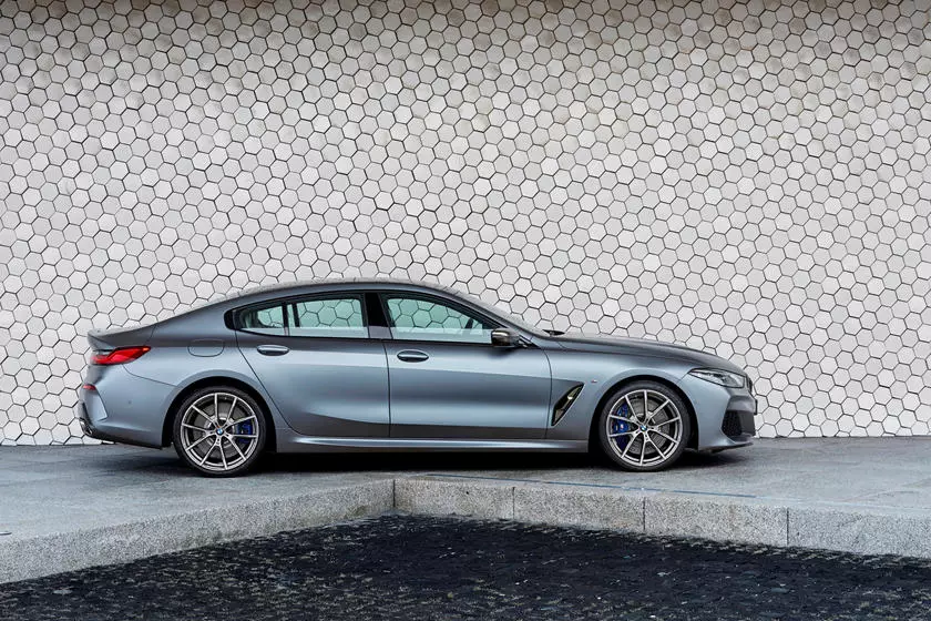 2020-2022 BMW 8 Series Gran Coupe hliðarsýn