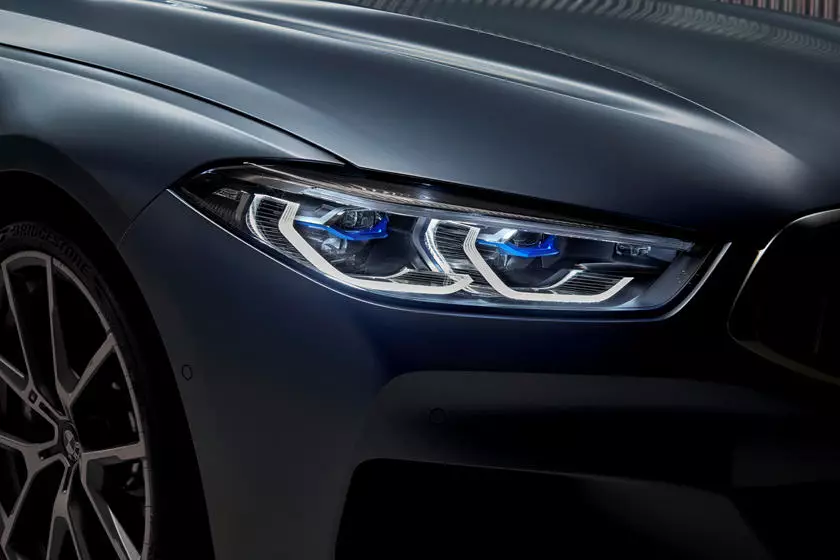 Αναμμένα φώτα BMW Σειρά 8 Gran Coupe 2020-2022