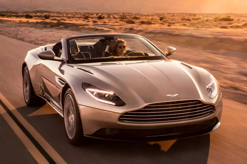 2018-2020 Aston Martin DB11 Volante فرنٽ ڏسو ڊرائيونگ