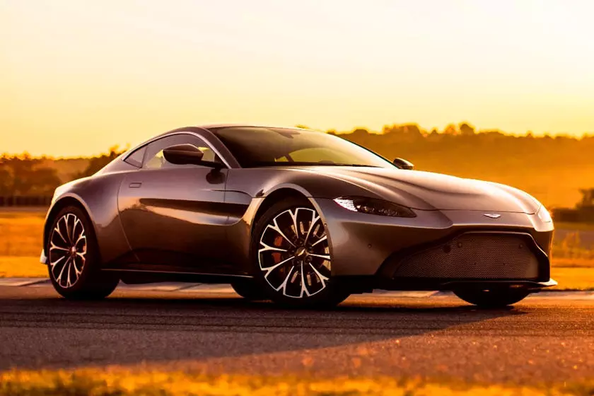 2018-2020 Aston Martin Vantage առջևի անկյունային տեսք