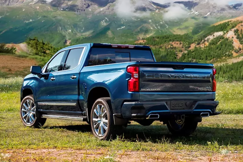 2022 Chevrolet Silverado 1500 vinkel bagfra